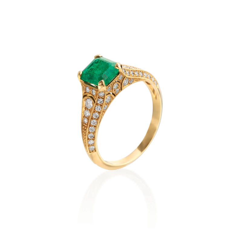 Gold And Emerald Ring - RFE00703